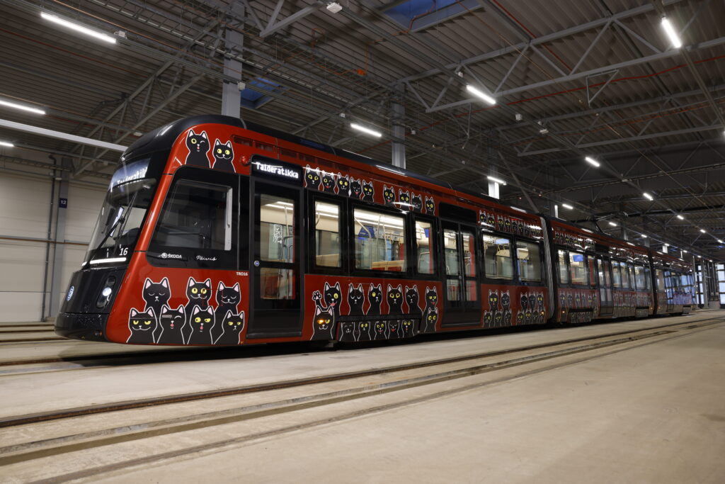 Tampereen taideratikka saa ylleen uuden teoksen – Tunteikkaat kissat ...